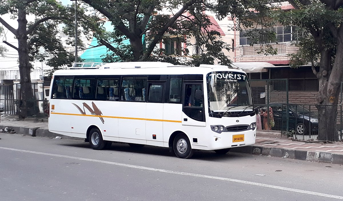 21 Seater Minibus Hire Service in Delhi | 23 Seater Bus Hire